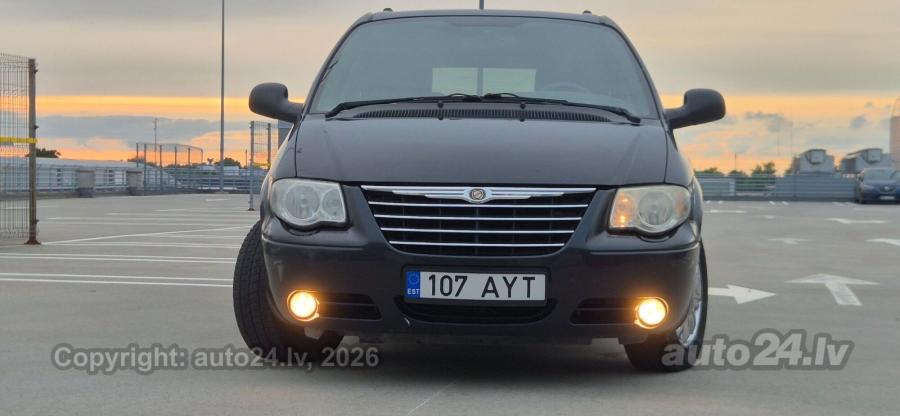 Black Chrysler Grand Voyager 2007 in Tallinn, with an engine capacity of 2.80 L and mileage of 270 thousand km for 2999 €, photo 25 on AUTOMOTO.COM.LV