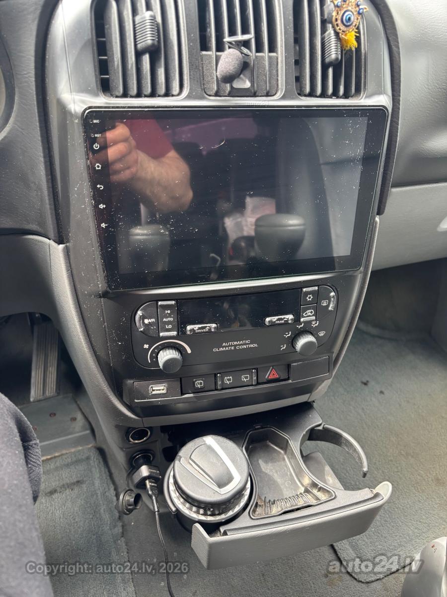 Melns Chrysler Grand Voyager 2007 Tallina, ar dzinēja tilpumu 2.80 L un nobraukumu 263 tūkst. km par 1300 €, foto 7 vietnē AUTOMOTO.COM.LV
