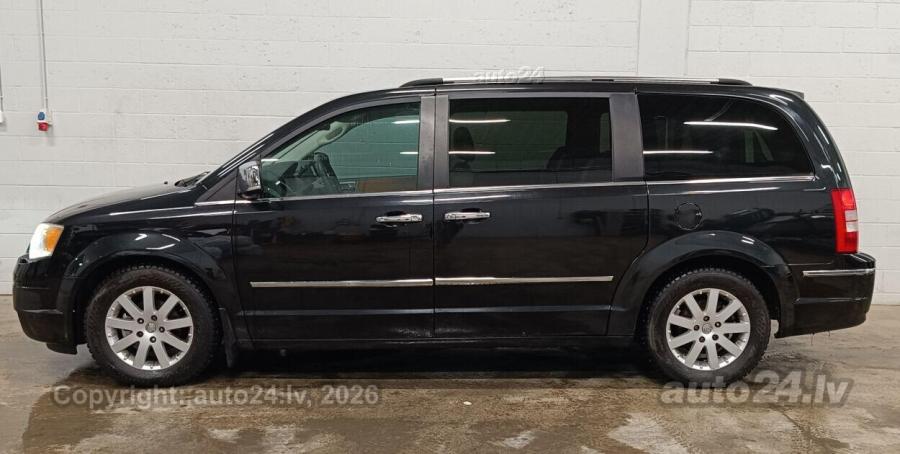Black Chrysler Grand Voyager 2008 in Tallinn, with an engine capacity of 2.80 L and mileage of 272 thousand km for 3995 €, photo 5 on AUTOMOTO.COM.LV