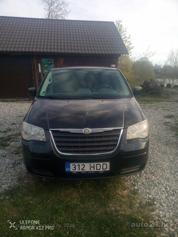 Black Chrysler Grand Voyager 2008 in Tallinn, with an engine capacity of 2.80 L and mileage of 0 thousand km for 2800 €, photo 2 on AUTOMOTO.COM.LV