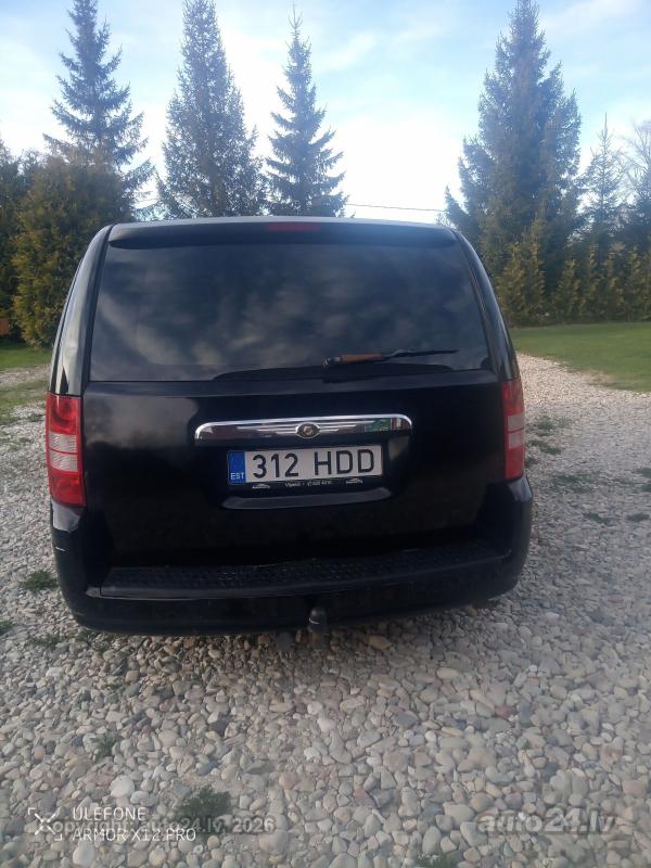 Black Chrysler Grand Voyager 2008 in Tallinn, with an engine capacity of 2.80 L and mileage of 0 thousand km for 2800 €, photo 5 on AUTOMOTO.COM.LV