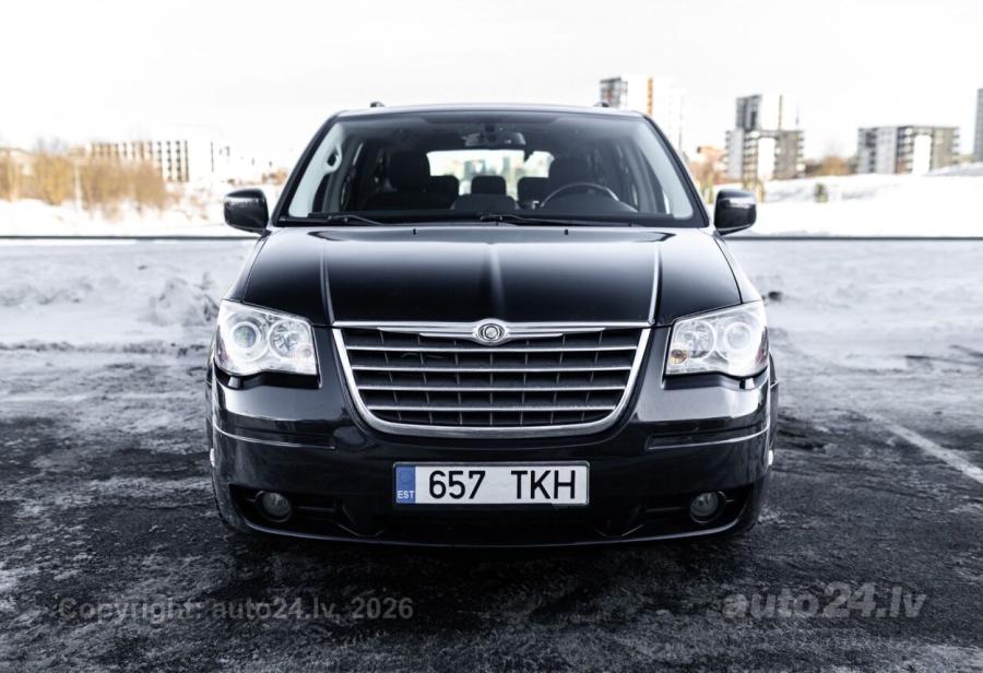 Black Chrysler Grand Voyager 2010 in Tallinn, with an engine capacity of 2.80 L and mileage of 316 thousand km for 3490 €, photo 2 on AUTOMOTO.COM.LV