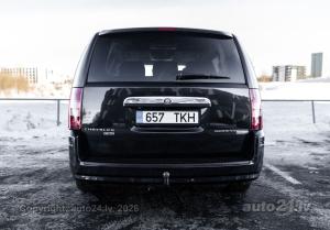 Black Chrysler Grand Voyager 2010 in Tallinn, with an engine capacity of 2.80 L and mileage of 316 thousand km for 3490 €, photo 5 on AUTOMOTO.COM.LV