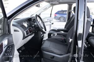 Black Chrysler Grand Voyager 2010 in Tallinn, with an engine capacity of 2.80 L and mileage of 316 thousand km for 3490 €, photo 8 on AUTOMOTO.COM.LV