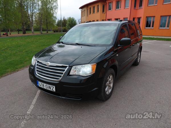 Melns Chrysler Grand Voyager 2010 Tallina, ar dzinēja tilpumu 2.80 L un nobraukumu 295 tūkst. km par 2750 €, foto 1 vietnē AUTOMOTO.COM.LV