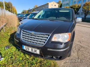 Melns Chrysler Grand Voyager 2010 Tallina, ar dzinēja tilpumu 2.80 L un nobraukumu 223 tūkst. km par 3300 €, foto  vietnē AUTOMOTO.COM.LV
