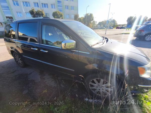 Крайслер Гранд Вояджер 2010 в Таллин на AUTOMOTO.COM.LV Черный Крайслер Гранд Вояджер 2010 в Таллин, объемом двигателя 2.80 л и пробегом 223 тыс. км за 3300 €, фото 4 на AUTOMOTO.COM.LV