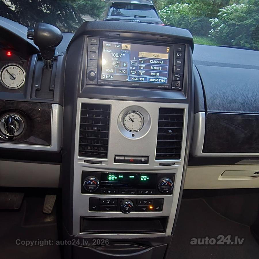 Black Chrysler Grand Voyager 2011 in Tallinn, with an engine capacity of 2.80 L and mileage of 0 thousand km for 5700 €, photo 11 on AUTOMOTO.COM.LV