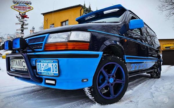Zils Chrysler Grand Voyager 1994 Ogre, ar dzinēja tilpumu 3.30 L un nobraukumu 200 tūkst. km par 8000 €, foto 1 vietnē AUTOMOTO.COM.LV