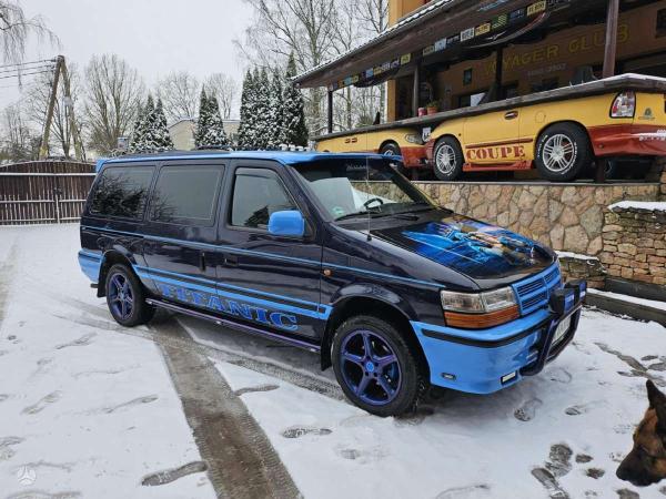 Zils Chrysler Grand Voyager 1994 Ogre, ar dzinēja tilpumu 3.30 L un nobraukumu 200 tūkst. km par 8000 €, foto 2 vietnē AUTOMOTO.COM.LV