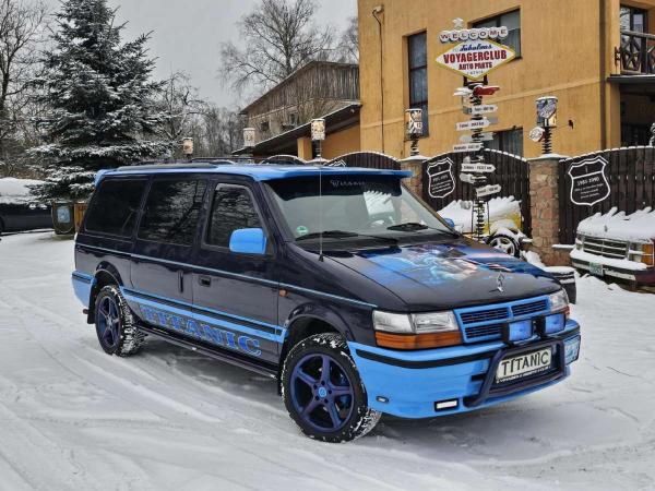Zils Chrysler Grand Voyager 1994 Ogre, ar dzinēja tilpumu 3.30 L un nobraukumu 200 tūkst. km par 8000 €, foto 3 vietnē AUTOMOTO.COM.LV