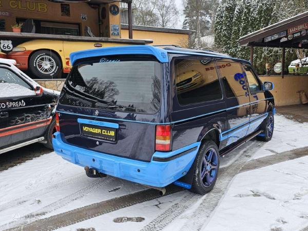 Zils Chrysler Grand Voyager 1994 Ogre, ar dzinēja tilpumu 3.30 L un nobraukumu 200 tūkst. km par 8000 €, foto 6 vietnē AUTOMOTO.COM.LV