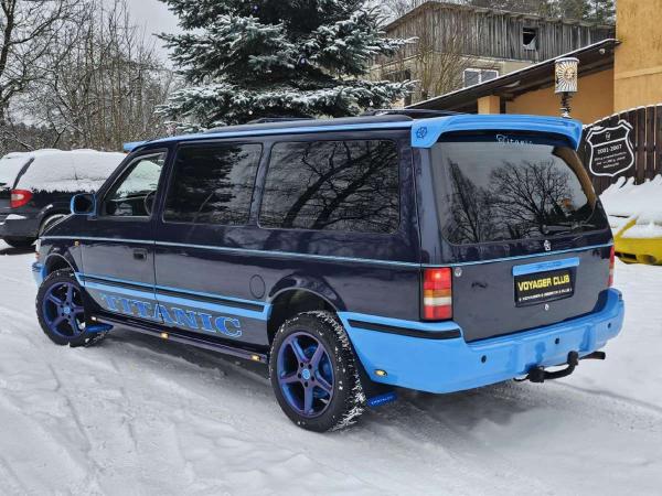 Zils Chrysler Grand Voyager 1994 Ogre, ar dzinēja tilpumu 3.30 L un nobraukumu 200 tūkst. km par 8000 €, foto 7 vietnē AUTOMOTO.COM.LV