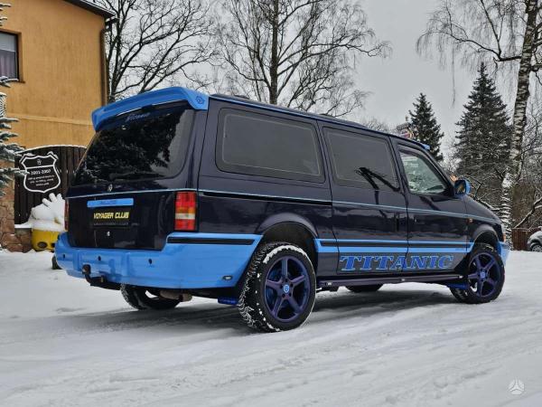 Zils Chrysler Grand Voyager 1994 Ogre, ar dzinēja tilpumu 3.30 L un nobraukumu 200 tūkst. km par 8000 €, foto 10 vietnē AUTOMOTO.COM.LV