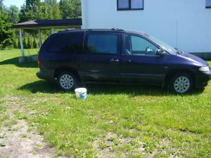 Zils Chrysler Grand Voyager 1997 Rīga, ar dzinēja tilpumu 3.80 L un nobraukumu 570 tūkst. km par 990 €, foto 6 vietnē AUTOMOTO.COM.LV