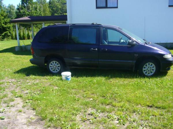 Zils Chrysler Grand Voyager 1997 Rīga, ar dzinēja tilpumu 3.80 L un nobraukumu 570 tūkst. km par 700 €, foto 5 vietnē AUTOMOTO.COM.LV