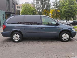 Blue Chrysler Grand Voyager 2003 in Vilnius, with an engine capacity of 3.30 L and mileage of 372 thousand km for 1999 €, photo 7 on AUTOMOTO.COM.LV