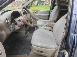 Blue Chrysler Grand Voyager 2003 in Vilnius, with an engine capacity of 3.30 L and mileage of 372 thousand km for 1999 €, photo 11 on AUTOMOTO.COM.LV