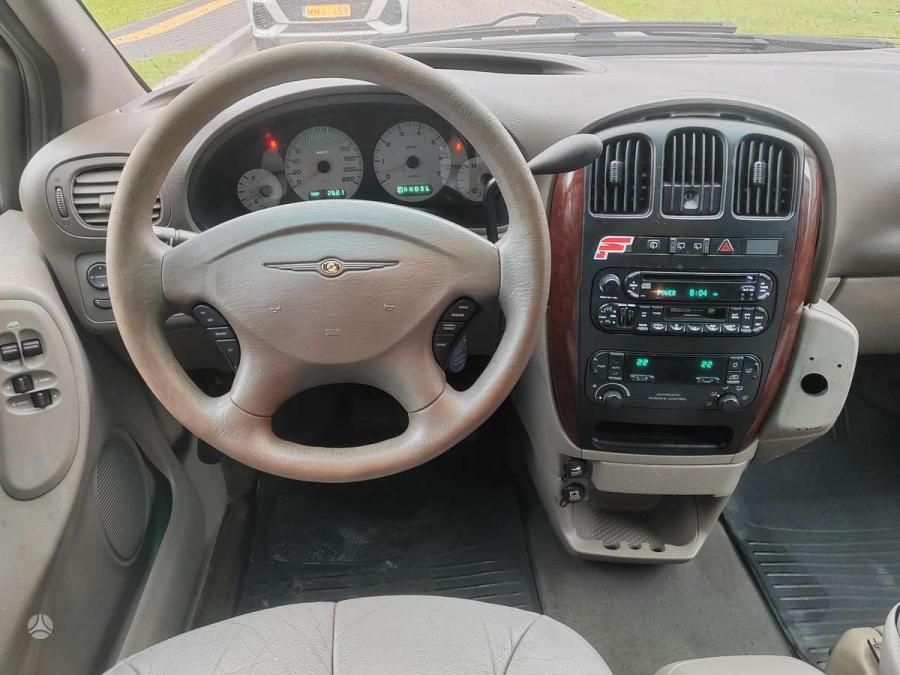 Blue Chrysler Grand Voyager 2003 in Vilnius, with an engine capacity of 3.30 L and mileage of 372 thousand km for 1999 €, photo 12 on AUTOMOTO.COM.LV