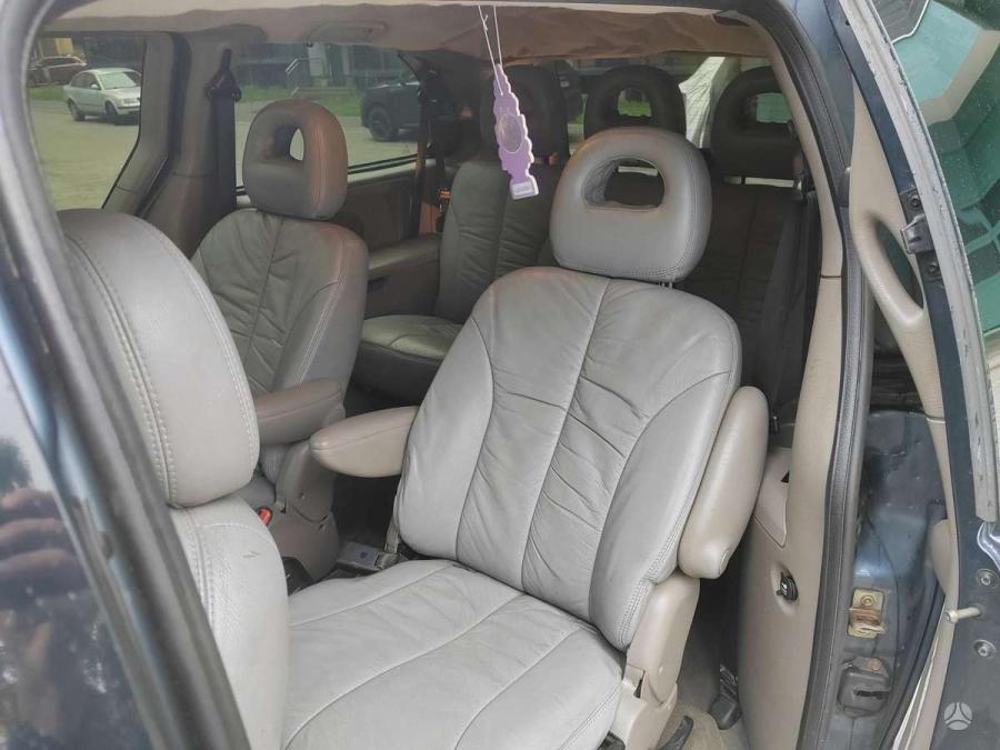 Blue Chrysler Grand Voyager 2003 in Vilnius, with an engine capacity of 3.30 L and mileage of 372 thousand km for 1999 €, photo 14 on AUTOMOTO.COM.LV