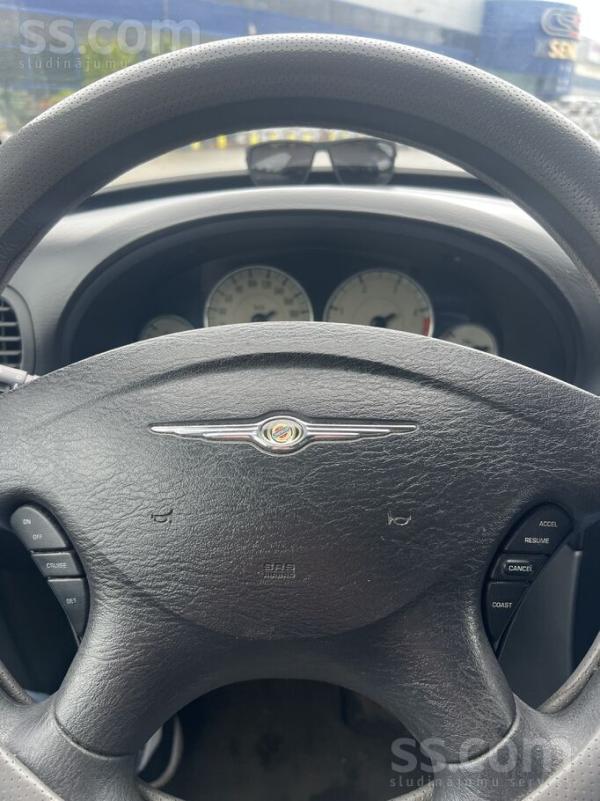 Zils Chrysler Grand Voyager 2004 Daugavpils, ar dzinēja tilpumu 2.50 L un nobraukumu 335 tūkst. km par 1200 €, foto 10 vietnē AUTOMOTO.COM.LV