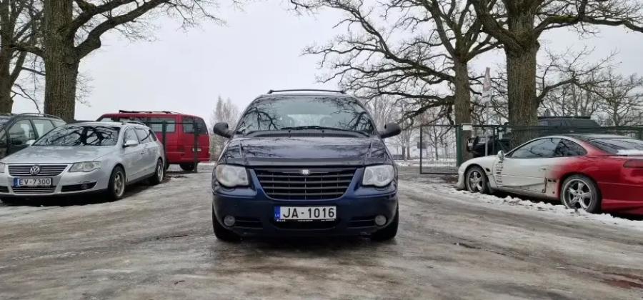 Zils Chrysler Grand Voyager 2004 Valmiera, ar dzinēja tilpumu 2.80 L un nobraukumu 273 tūkst. km par 1750 €, foto 3 vietnē AUTOMOTO.COM.LV