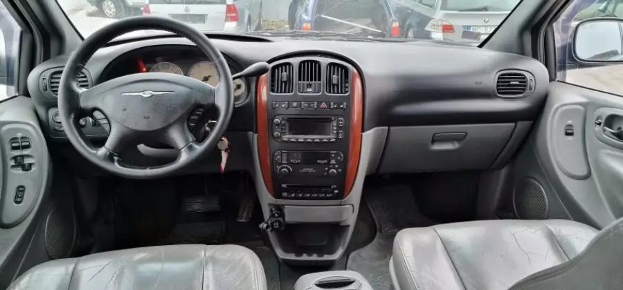 Zils Chrysler Grand Voyager 2004 Valmiera, ar dzinēja tilpumu 2.80 L un nobraukumu 273 tūkst. km par 1750 €, foto 10 vietnē AUTOMOTO.COM.LV