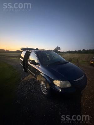 Blue Chrysler Grand Voyager 2004 in Riga, with an engine capacity of 2.50 L and mileage of 342 thousand km for 850 €, photo  on AUTOMOTO.COM.LV
