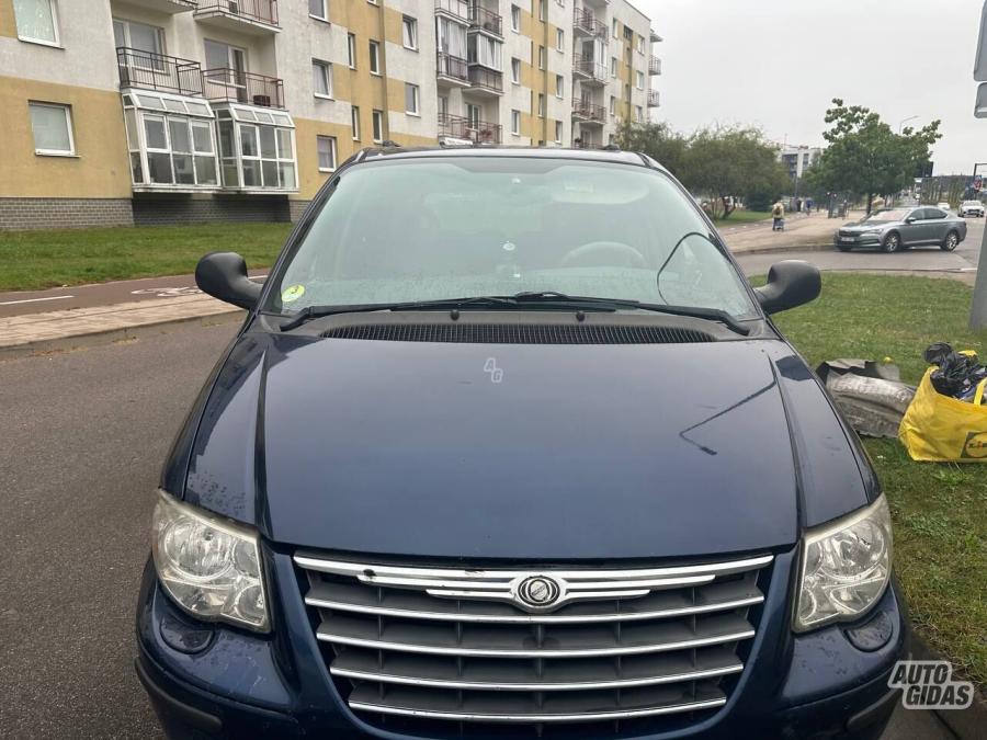 Zils Chrysler Grand Voyager 2005 Viļņa, ar dzinēja tilpumu 2.80 L un nobraukumu 377 tūkst. km par 1000 €, foto 1 vietnē AUTOMOTO.COM.LV
