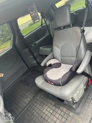 Zils Chrysler Grand Voyager 2005 Viļņa, ar dzinēja tilpumu 2.80 L un nobraukumu 377 tūkst. km par 1000 €, foto 5 vietnē AUTOMOTO.COM.LV