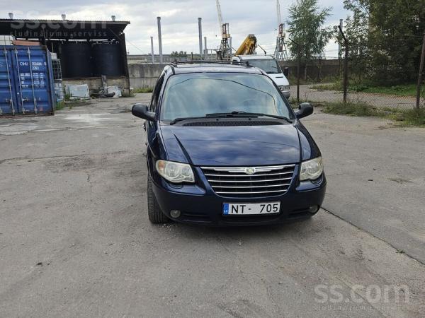 Zils Chrysler Grand Voyager 2005 Rīga, ar dzinēja tilpumu 2.80 L un nobraukumu 30 tūkst. km par 1850 €, foto 1 vietnē AUTOMOTO.COM.LV