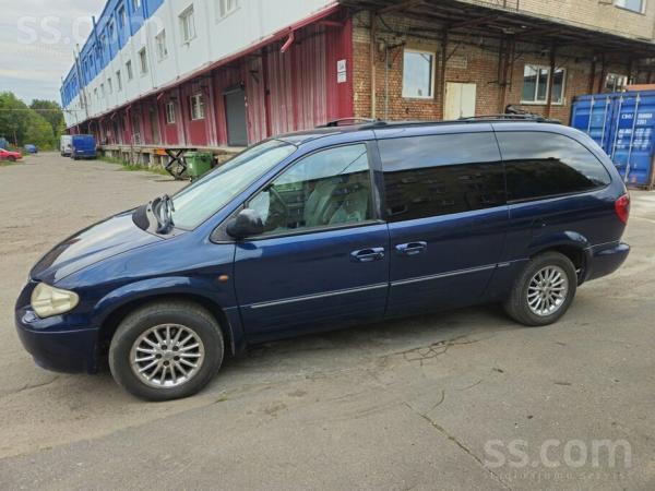 Zils Chrysler Grand Voyager 2005 Rīga, ar dzinēja tilpumu 2.80 L un nobraukumu 30 tūkst. km par 1850 €, foto 5 vietnē AUTOMOTO.COM.LV