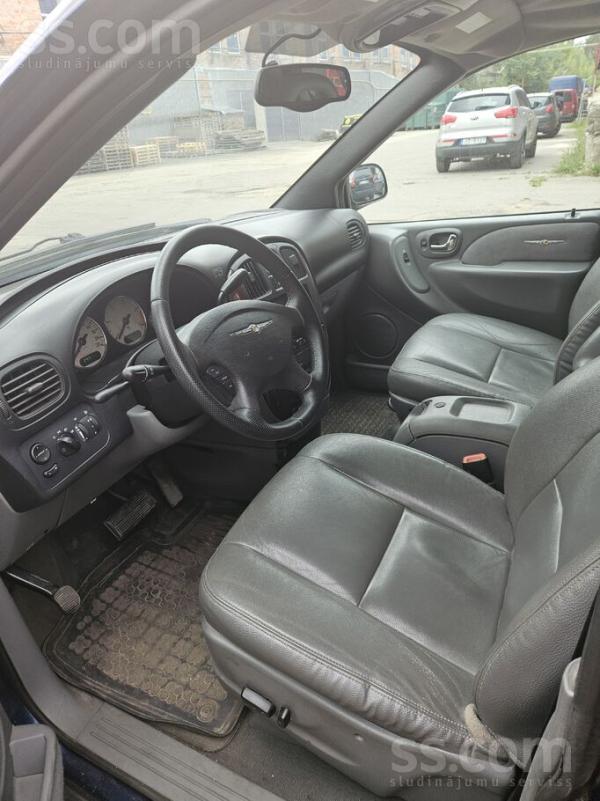 Zils Chrysler Grand Voyager 2005 Rīga, ar dzinēja tilpumu 2.80 L un nobraukumu 297 tūkst. km par 1850 €, foto 8 vietnē AUTOMOTO.COM.LV