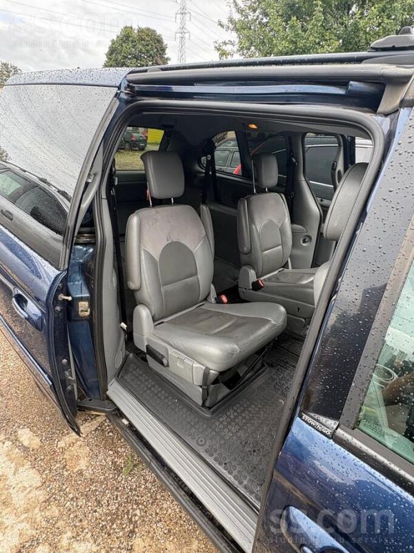 Chrysler Grand Voyager 2005 Rīga vietnē Zils Chrysler Grand Voyager 2005 Rīga, ar dzinēja tilpumu 2.80 L un nobraukumu 367 tūkst. km par 799 €, foto 5 vietnē AUTOMOTO.COM.LV