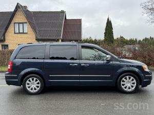 Zils Chrysler Grand Voyager 2008 Jelgava, ar dzinēja tilpumu 2.80 L un nobraukumu 331 tūkst. km par 4500 €, foto 2 vietnē AUTOMOTO.COM.LV