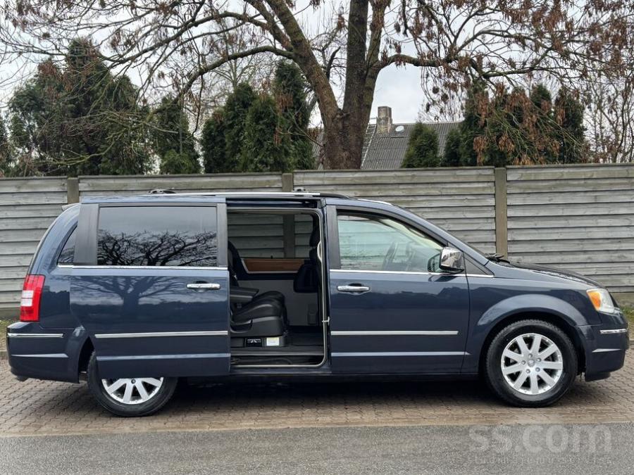 Zils Chrysler Grand Voyager 2008 Jelgava, ar dzinēja tilpumu 2.80 L un nobraukumu 331 tūkst. km par 4500 €, foto 3 vietnē AUTOMOTO.COM.LV