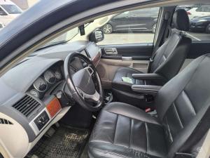 Zils Chrysler Grand Voyager 2008 Viļņa, ar dzinēja tilpumu 2.80 L un nobraukumu 300 tūkst. km par 1200 €, foto 3 vietnē AUTOMOTO.COM.LV