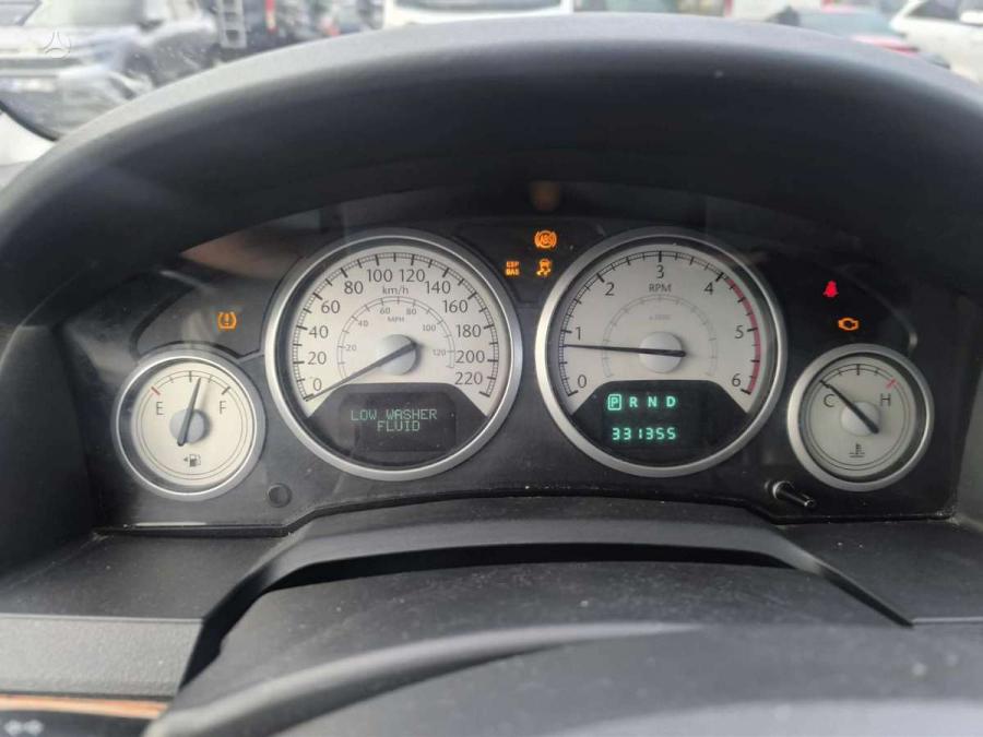 Zils Chrysler Grand Voyager 2008 Viļņa, ar dzinēja tilpumu 2.80 L un nobraukumu 300 tūkst. km par 1200 €, foto 4 vietnē AUTOMOTO.COM.LV