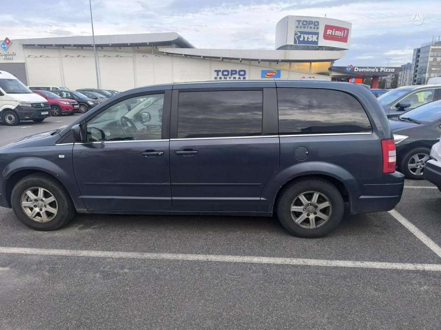 Zils Chrysler Grand Voyager 2008 Viļņa, ar dzinēja tilpumu 2.80 L un nobraukumu 300 tūkst. km par 1200 €, foto 7 vietnē AUTOMOTO.COM.LV