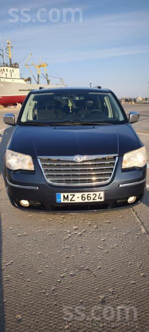 Blue Chrysler Grand Voyager 2009 in Ventspils, with an engine capacity of 2.80 L and mileage of 283 thousand km for 4600 €, photo 3 on AUTOMOTO.COM.LV