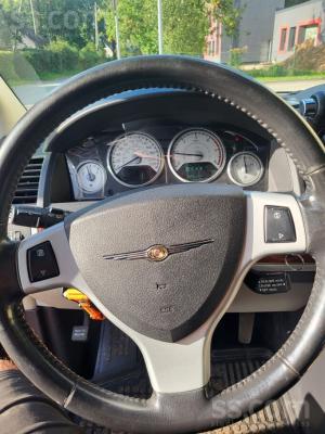 Zils Chrysler Grand Voyager 2009 Cēsis, ar dzinēja tilpumu 2.80 L un nobraukumu 334 tūkst. km par 3200 €, foto 6 vietnē AUTOMOTO.COM.LV