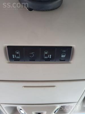 Zils Chrysler Grand Voyager 2009 Cēsis, ar dzinēja tilpumu 2.80 L un nobraukumu 334 tūkst. km par 3200 €, foto 8 vietnē AUTOMOTO.COM.LV