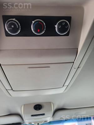 Zils Chrysler Grand Voyager 2009 Cēsis, ar dzinēja tilpumu 2.80 L un nobraukumu 334 tūkst. km par 3200 €, foto 13 vietnē AUTOMOTO.COM.LV