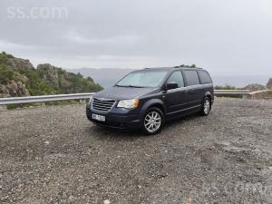Zils Chrysler Grand Voyager 2009 Cēsis, ar dzinēja tilpumu 2.80 L un nobraukumu 334 tūkst. km par 3200 €, foto 16 vietnē AUTOMOTO.COM.LV