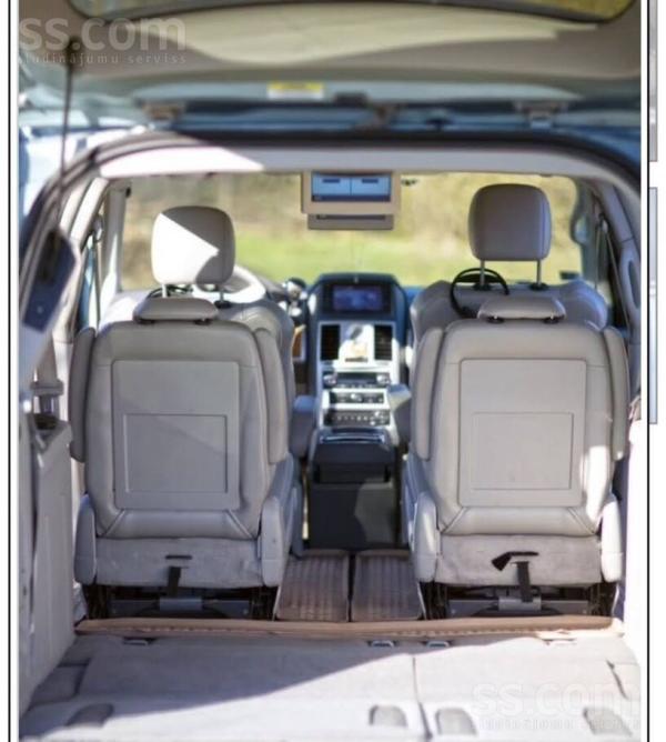 Zils Chrysler Grand Voyager 2009 Rīga, ar dzinēja tilpumu 2.70 L un nobraukumu 337 tūkst. km par 1500 €, foto 3 vietnē AUTOMOTO.COM.LV