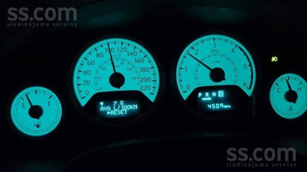 Zils Chrysler Grand Voyager 2009 Rīga, ar dzinēja tilpumu 2.70 L un nobraukumu 337 tūkst. km par 1500 €, foto 5 vietnē AUTOMOTO.COM.LV
