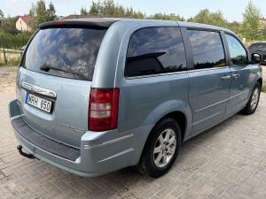 Zils Chrysler Grand Voyager 2009 Viļņa, ar dzinēja tilpumu 2.78 L un nobraukumu 300 tūkst. km par 2350 €, foto 7 vietnē AUTOMOTO.COM.LV