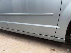 Zils Chrysler Grand Voyager 2009 Viļņa, ar dzinēja tilpumu 2.78 L un nobraukumu 300 tūkst. km par 2350 €, foto 9 vietnē AUTOMOTO.COM.LV