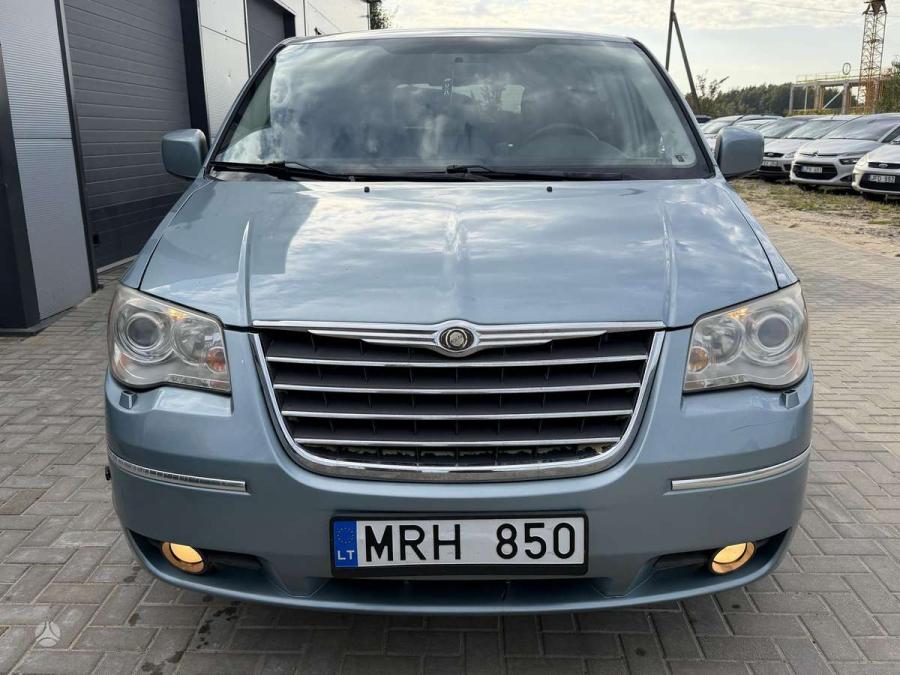 Zils Chrysler Grand Voyager 2009 Viļņa, ar dzinēja tilpumu 2.78 L un nobraukumu 300 tūkst. km par 2350 €, foto 12 vietnē AUTOMOTO.COM.LV