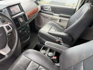 Zils Chrysler Grand Voyager 2009 Viļņa, ar dzinēja tilpumu 2.78 L un nobraukumu 300 tūkst. km par 2350 €, foto 16 vietnē AUTOMOTO.COM.LV